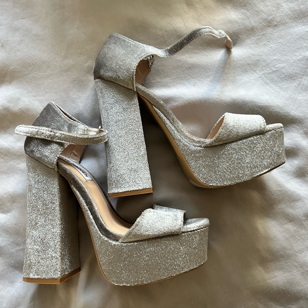 Steve Madden Silver Velvet Platform Shoes - Gem